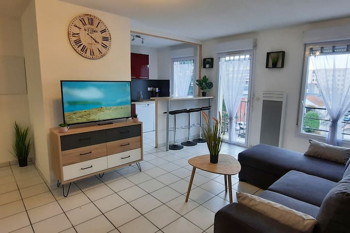 T3 Entièrement Rénové 64 M2 - 5 Couchages - Lourdes