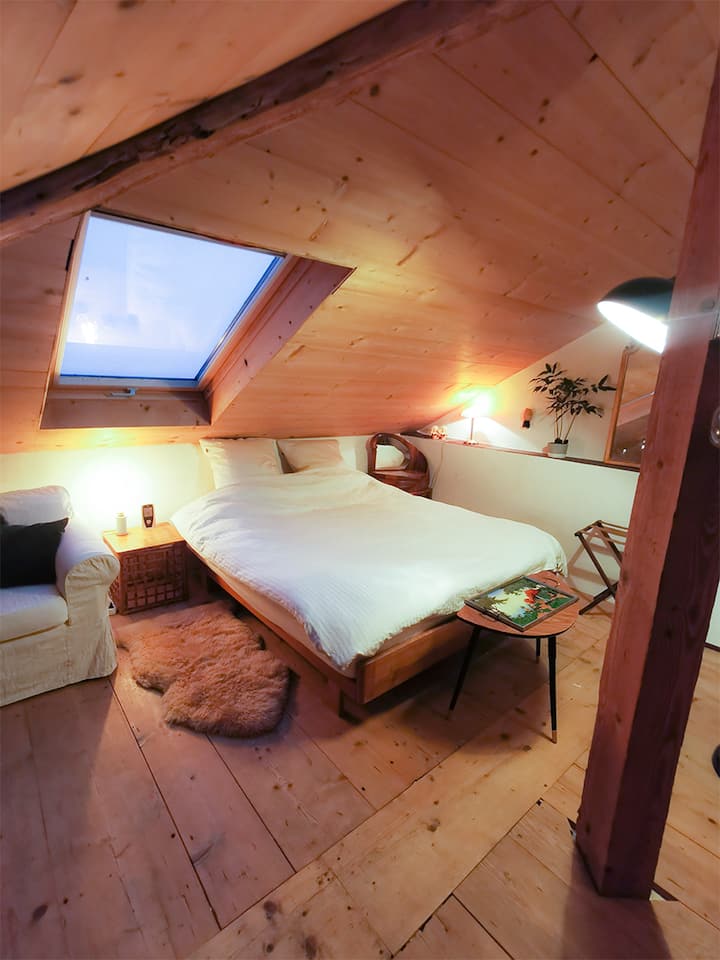 Cozy Artist Room In Front Of The Station. - Martigny