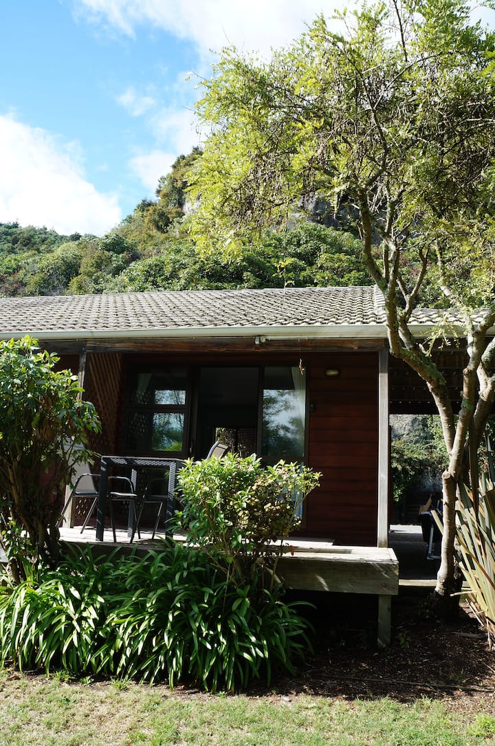 Motuoapa Bay Chalets - Deluxe 2 Bedroom (4 Guests) - Lake Taupo