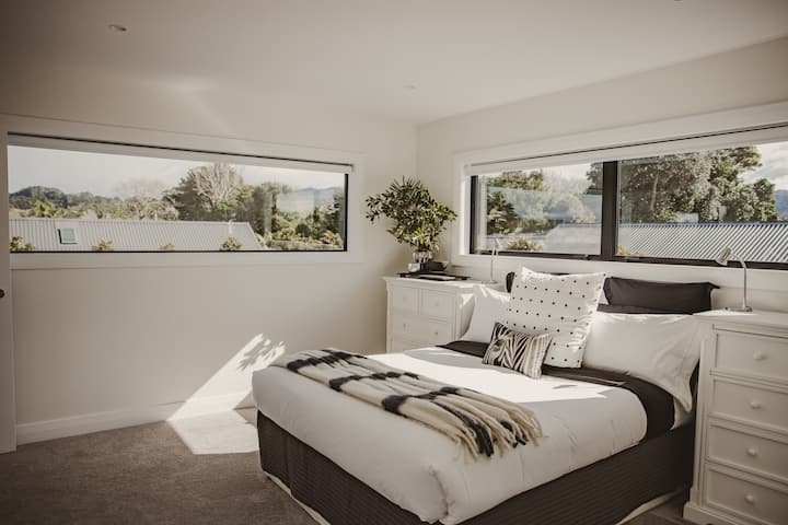 Private And Luxurious Point Wells - Matakana