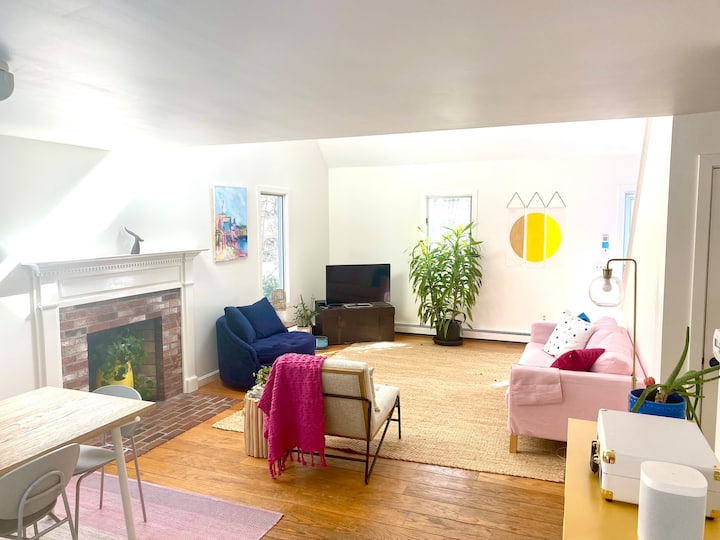 Cape Cod Surf Casa With Fun Vibes Walkable To Bay - Eastham, MA