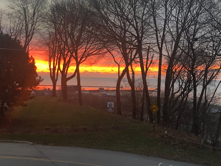 Private - Entire House W/ Incredible Rooftop Space - Port Stanley