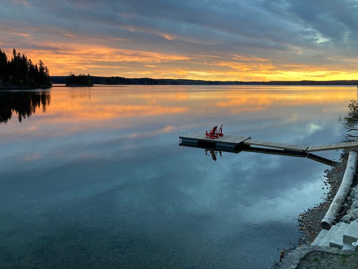Sulphurous Lake Holiday Rentals & Homes - British Columbia, Canada | Airbnb