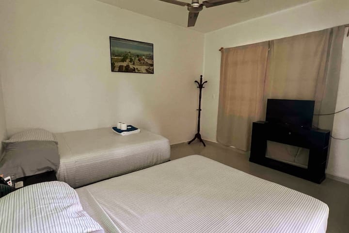Casa Trébol. Habitación 1. Cerca De Laguna - Bacalar