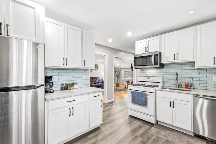 Indigo Blue - 2 Bedroom Close To Downtown Ferndale - Warren, MI