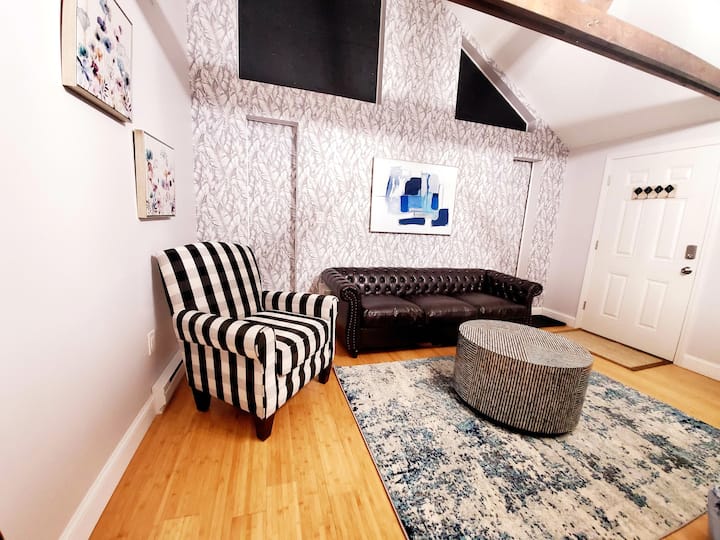 Contemporary Spacious Private Studio Nr Mine Falls - Nashua, NH