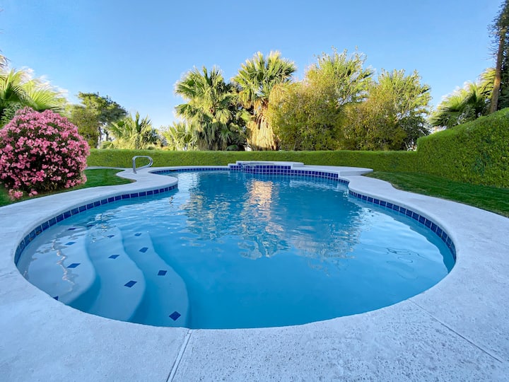 7x4 Luxury Villa W/heated Pool Next To The Strip - Las Vegas Strip, NV