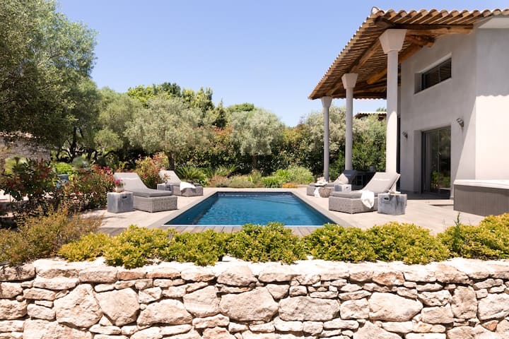 Villa Avec Piscine Privée Et Jacuzzi à Bonifacio - Bonifacio