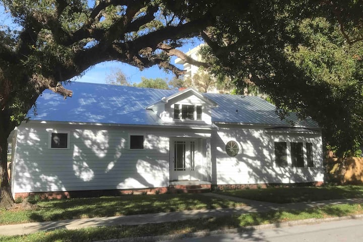 Historic Wares Creek 3 Bedroom With Dock Access - Bradenton, FL