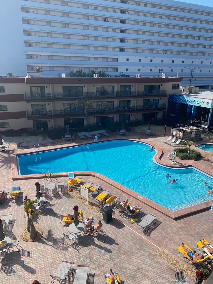 Oceanfront  1 Bedroom Unit 405/505 - The Bahamas