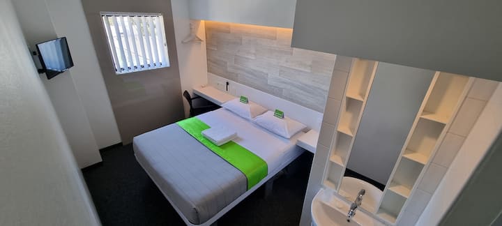 Executive @ Check Inn Hotel - Le Cap