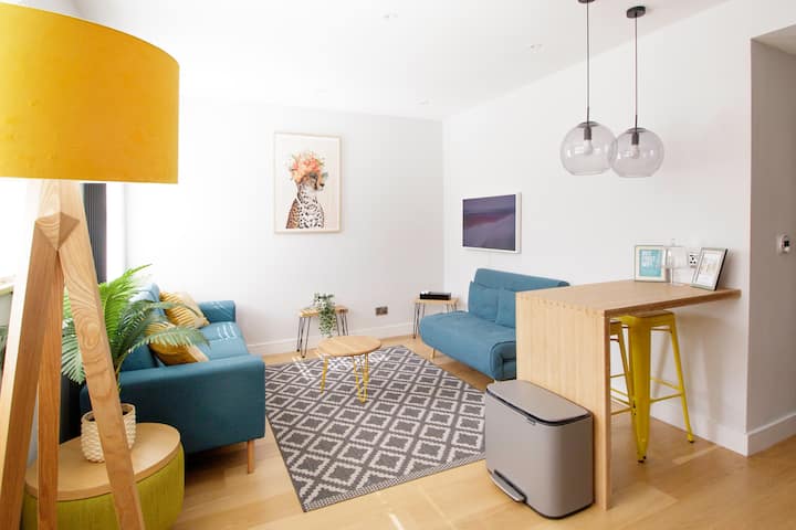 Beachside Apartment With Outdoor Terrace - 콘월