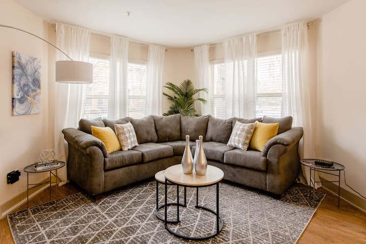 Walk To Aquarium | Free Parking | Downtown Retreat - Atlanta