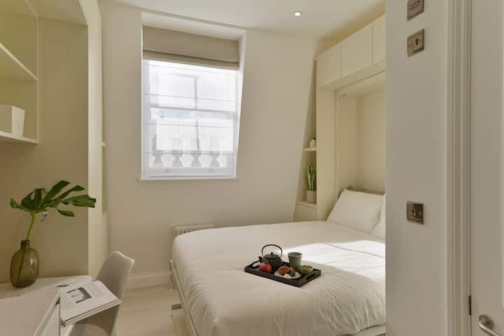 Stylish And Bright Micro Studio Located- 4th Floor - Central London