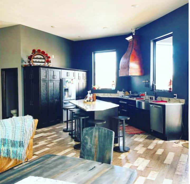 * Hot Tub! *Country Feel Near City* - Sioux Falls, SD