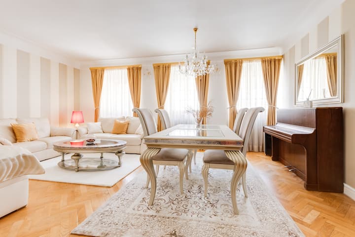 Charles Bridge Royal Apartment - Castle District - Praga