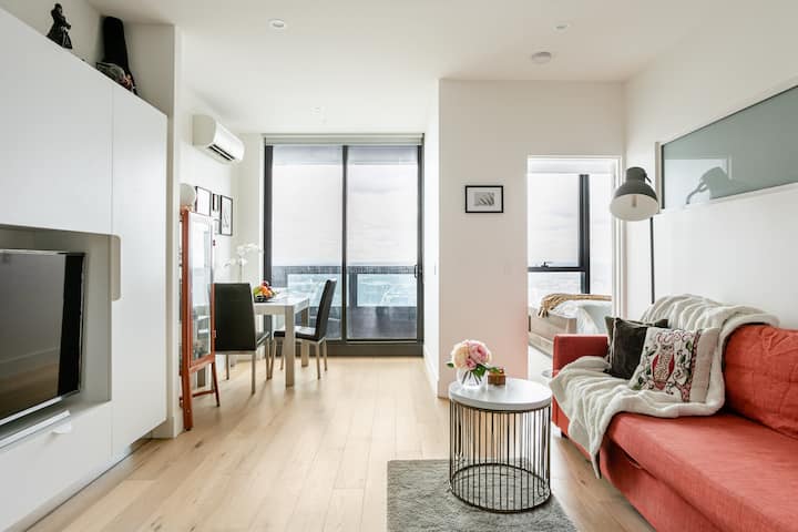 Vision | Skyline View Cbd Apartment - Melbourne