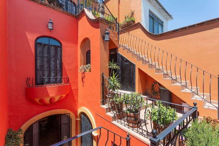 Centro Cozy Jewel W/rooftop Views 3 Bed Suite - San Miguel de Allende