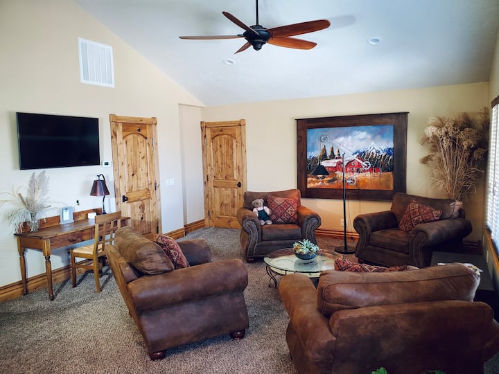 Aussie Bluff - Luxe Mountain Retreat - Top 1% - Farmington, UT