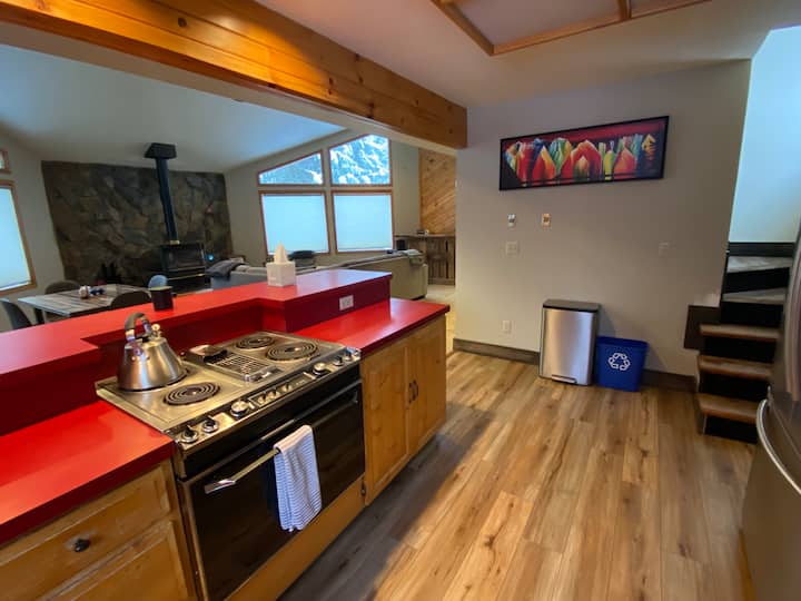 The Bridge House - Alyeska, AK