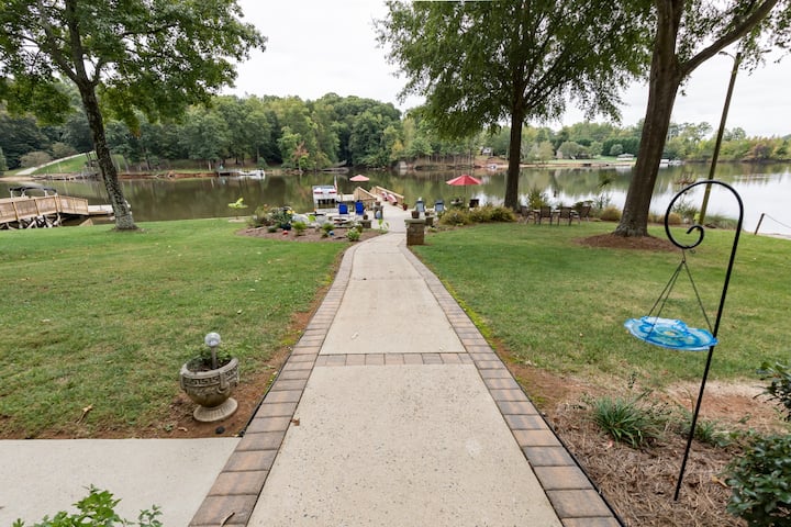 Patricia’s Suite At Highrock Lake For Two Adults - Lexington, NC