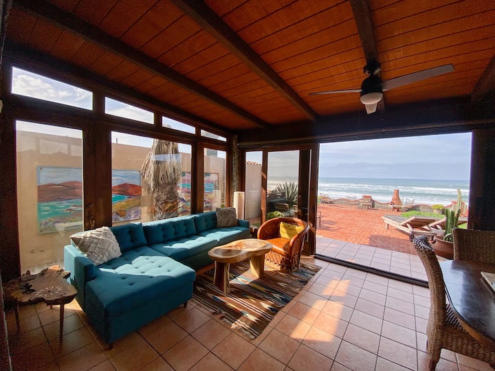 Sunset Hideaway - Beachfront House - Rosarito