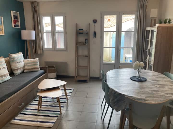 Jolie Maison Proche Mer Ds Résidence Avec Piscine - La Flotte