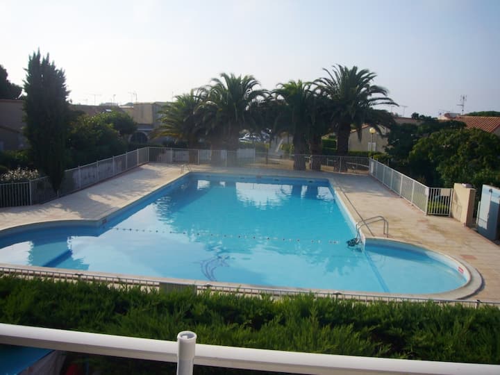 Studio + Terrasse Dans Résidence Avec Piscine - Sauvian