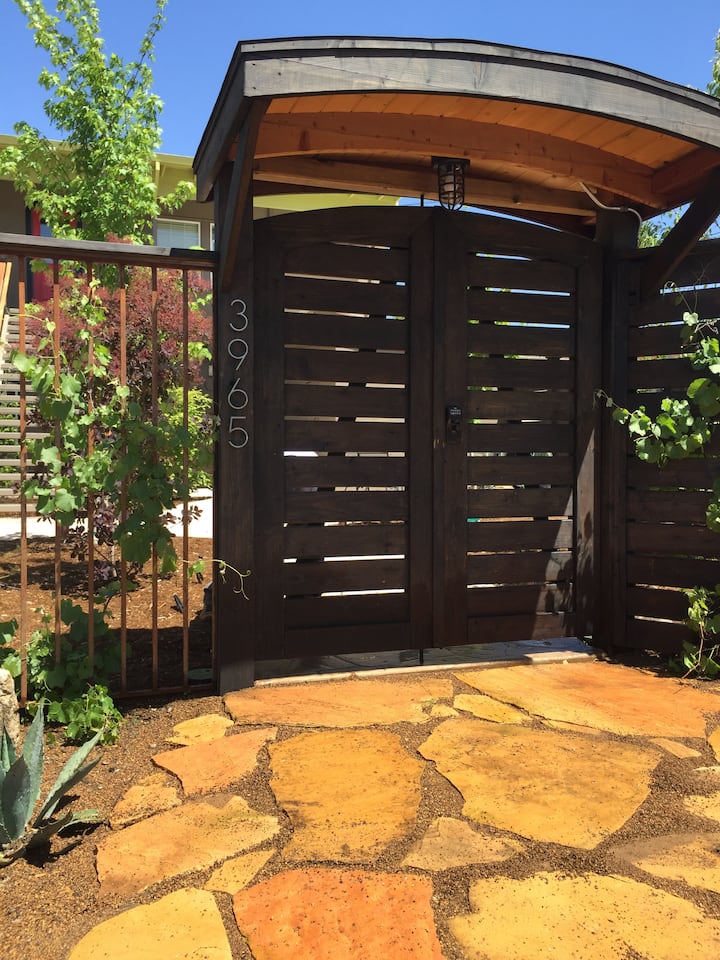 Garden Suite - Downtown Kelseyville- 100% Walkable - Kelseyville, CA