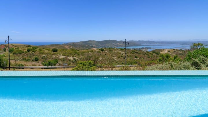 Dream Getaway On Award Winning Golf Course - Knysna
