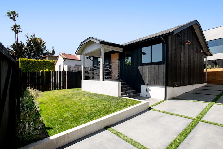 Westminster Bungalow - With Private Entrance - Westwood - Los Angeles