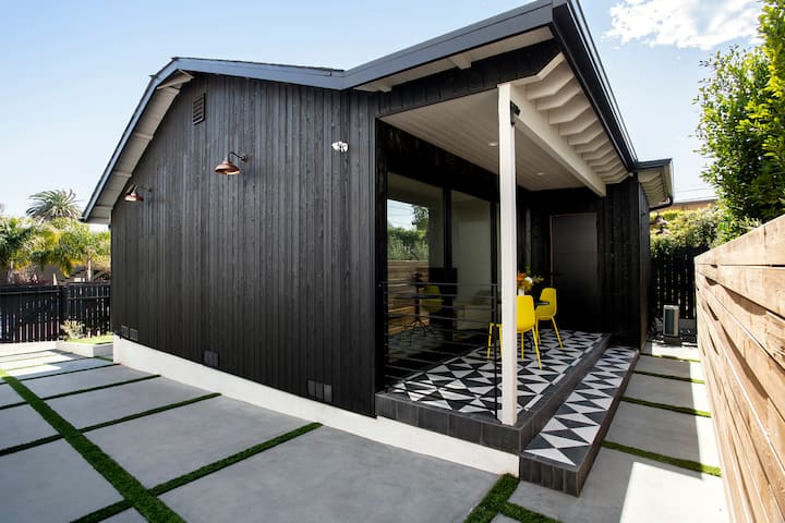 Westminster Bungalow - With Private Entrance - Los Angeles, CA