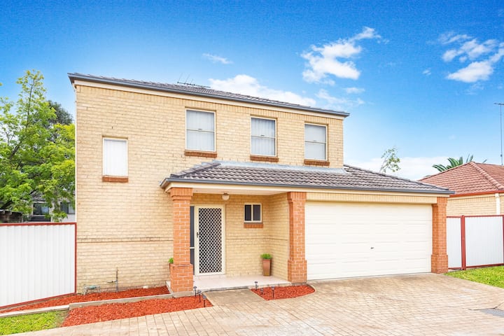 Perfectly Located Charming Home, St Marys Penrith - Saint Marys, Australia