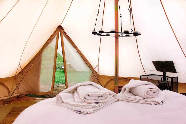 Glamping With Firepit On Cotswold Farm - Nainie - Cirencester