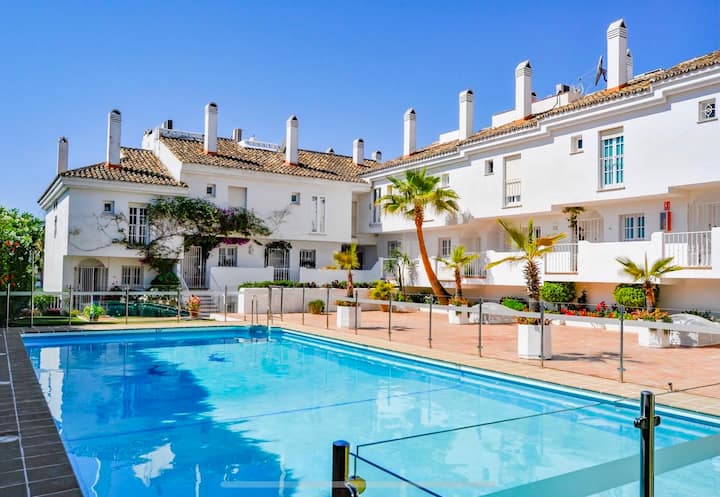 Charming Townhouse! 10 Minute Walk To Puerto Banus - Marbella