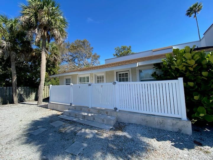 * Beautiful 1br Beach Condo Minutes To Gulf * - Oscar Scherer State Park, Osprey