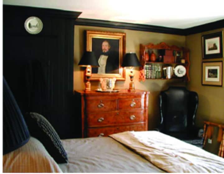 Porches Room #2 - New Hope