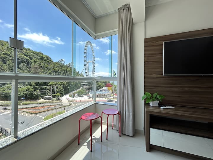 Prédio Frente Mar Com Piscina, Jacuzzi, Garagem - Balneário Camboriú