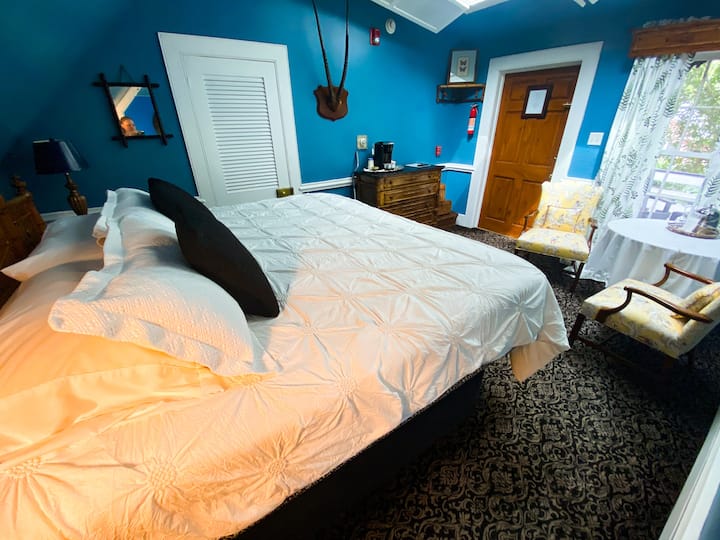 Porches Room #9 - New Hope, PA