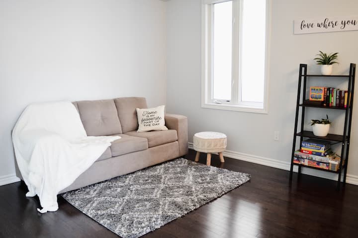 Entire Home - Spacious 4 Br Detached With Office - Ajax