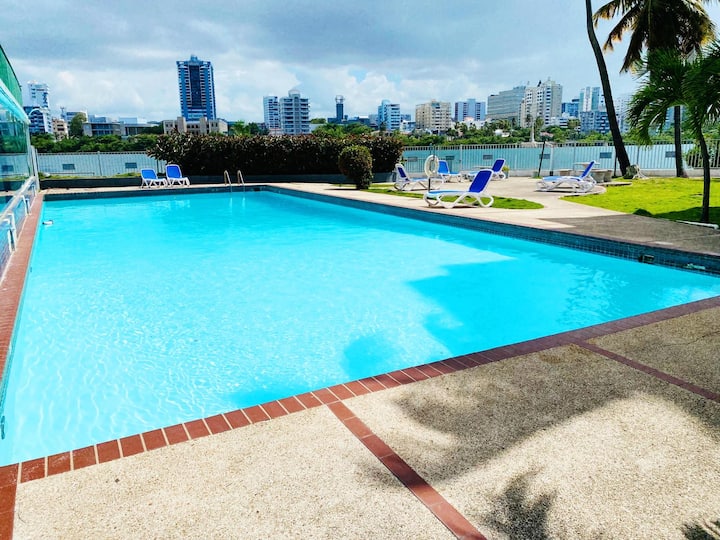 Steps To Beach Studio In Condado W/pool&ac - San Juan