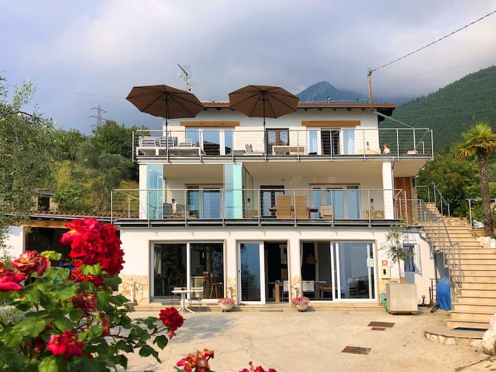 Casablanca - Alessia Grande - Genießen Am Gardasee - Malcesine