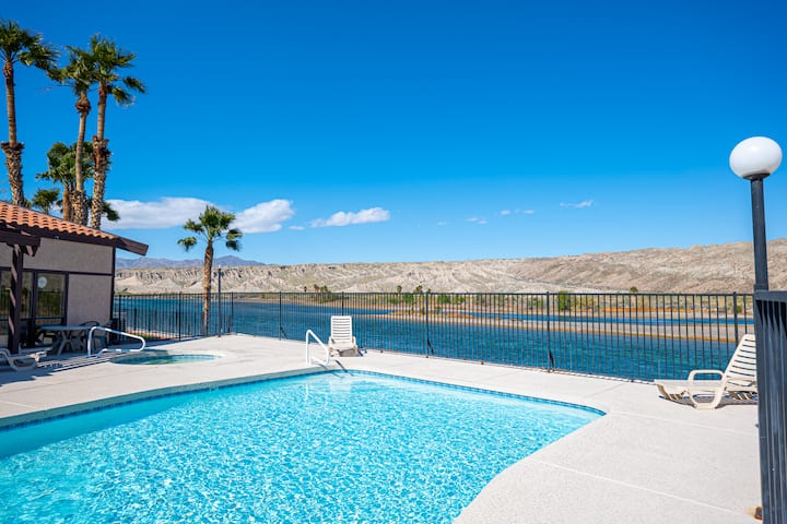 Condo Right On The Colorado River!!!! - Arizona