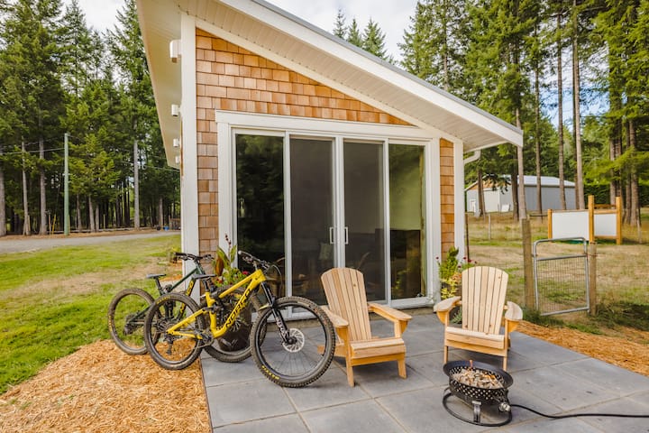 Tiny House & Sauna On Lakefront Farm Oasis - Courtenay
