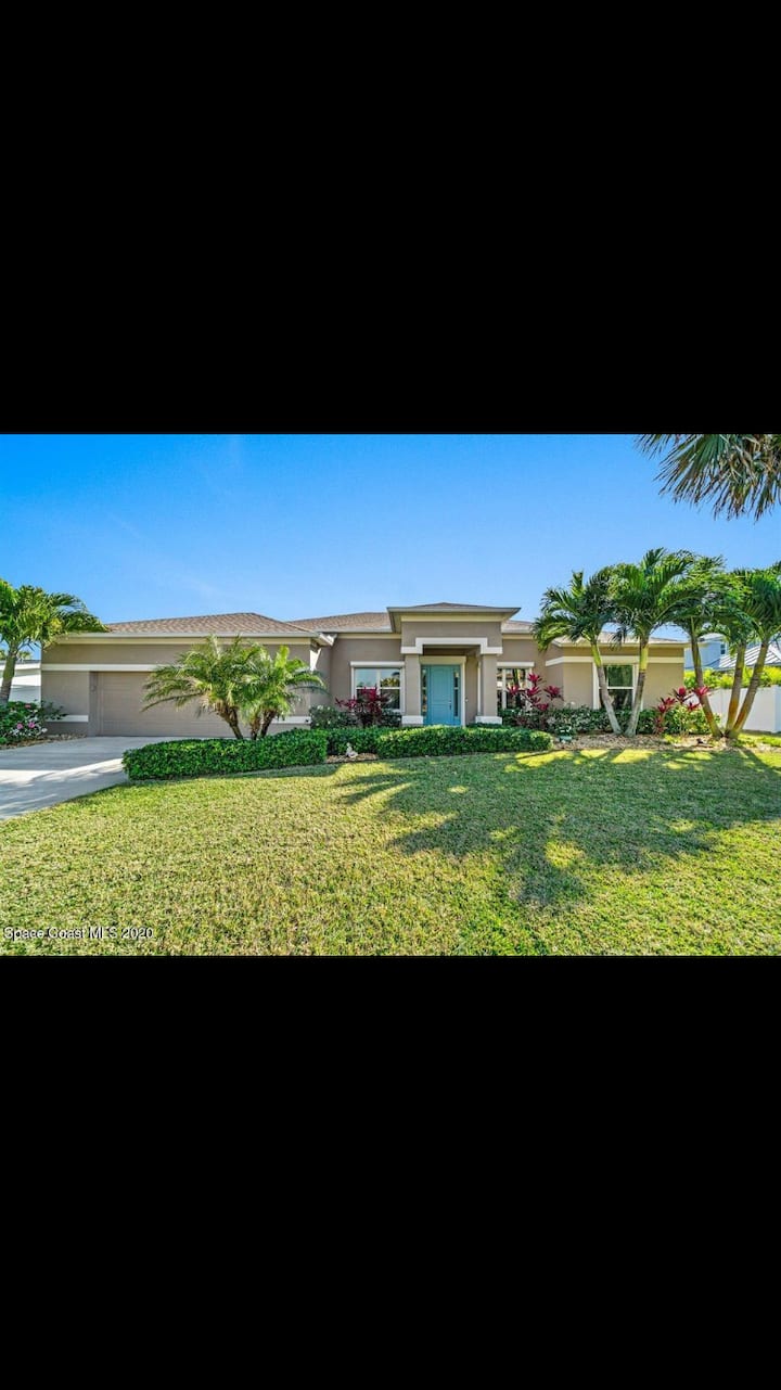 Charming Home Steps From The Beach! - Melbourne Beach, FL