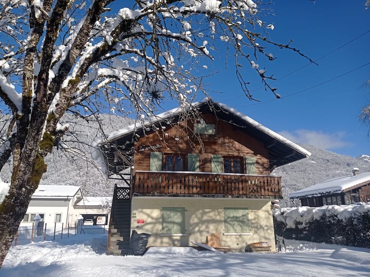 La Grotte Aux Ours - Black Comb House - Lac de Gers