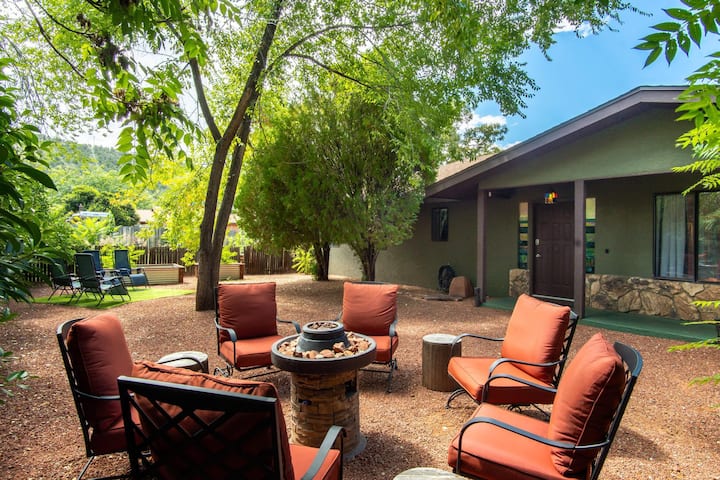 Family Recharge In W. Sedona | Elemental Rentals - Sedona, AZ