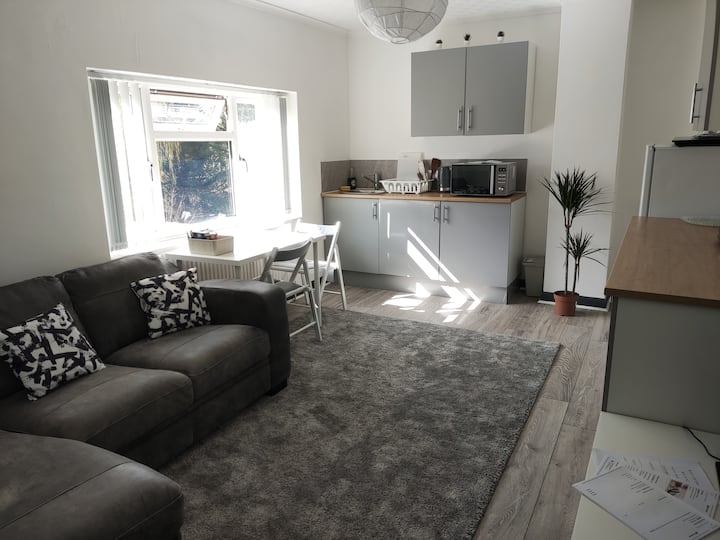 Entire Unit/private/2 Bedroom/4 Beds/5+/j11 M4/rg2 - Reading