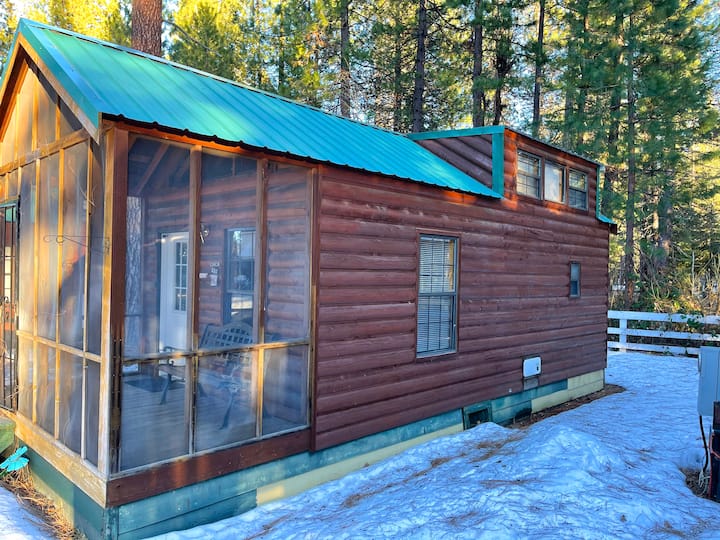 #103 Mount Shasta Cabin - 6 Miles To Ski Lifts - McCloud, CA