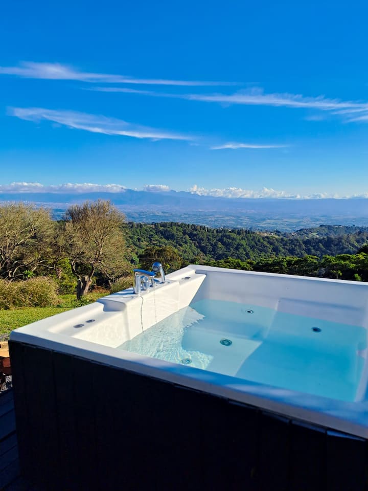 Bus Hotel With Hottube In The Middle Of Mountain - Bajos del Toro